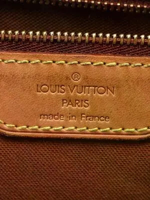 LOUIS VUITTON 2002 Monogram Aves Shoulder Bag