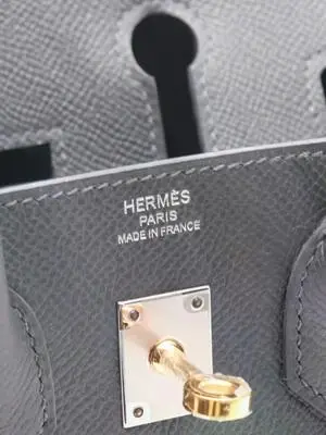 Hermès 2025 25 Birkin Handbag - Grey