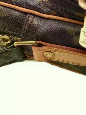 LOUIS VUITTON 2001 Amazon Monogram Shoulder Bag