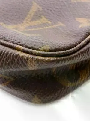 LOUIS VUITTON 2001 Monogram Pochette Accessoires Handbag