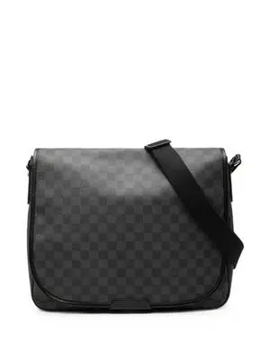 LOUIS VUITTON 2009 Damier Graphite Daniel Mm Crossbody Bag