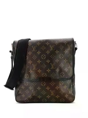 LOUIS VUITTON Monogram Canvas Mm Messenger Bag - Black