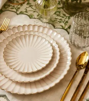 MAISON MARGAUX Set Of 4 Shell Starter Plates