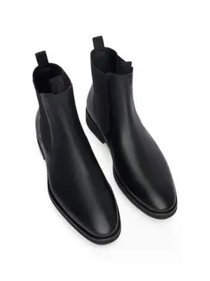 TOM FORD Grainy Leather Chelsea Boots