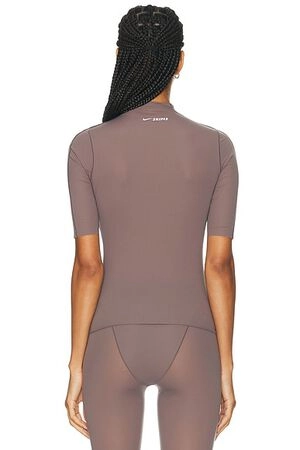 NIKESKIMS Weightless Short Sleeve Top