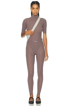 NIKESKIMS Weightless Short Sleeve Top