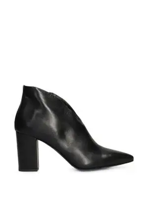 THE SELLER Pointed-toe V-cut Boots - Black