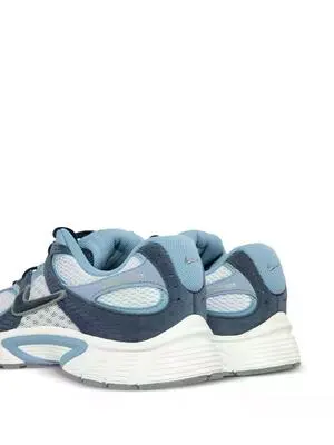 Nike V5 Rnr Suede Sneakers