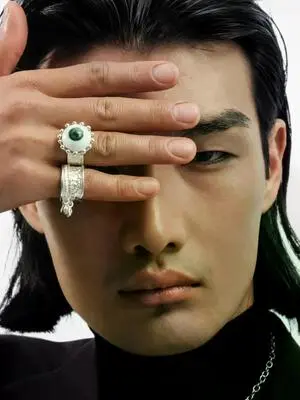 POISONED HEARTS Charm-detail Hammered-effect Ring