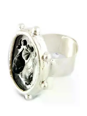 POISONED HEARTS Fly-embossed Signet Ring