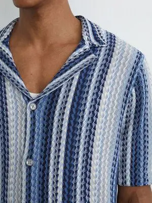 REISS Stripe-knit Cuban-collar Shirt - Soft Blue