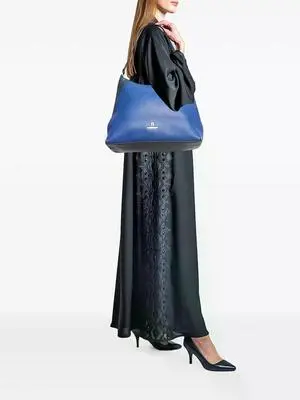 AIGNER Logo-plaque Grained Shoulder Bag