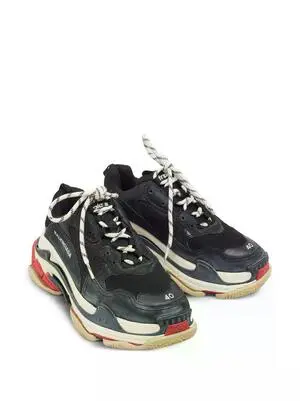 Balenciaga Triple S Low-top Sneakers - Black