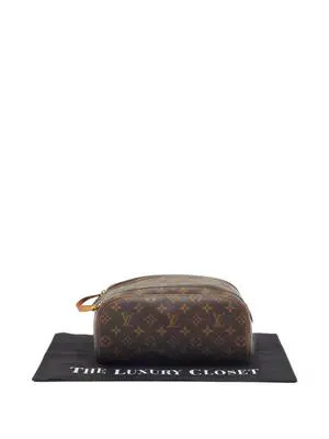 LOUIS VUITTON Dopp Kit Monogram Wash Bag
