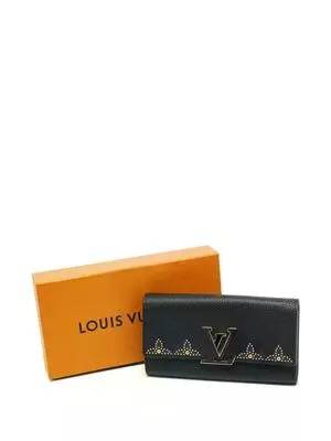 LOUIS VUITTON 2018 Capucines Studded Wallet