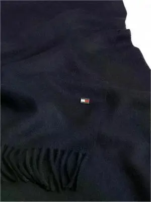 Tommy Hilfiger Fringed Logo-plaque Scarf