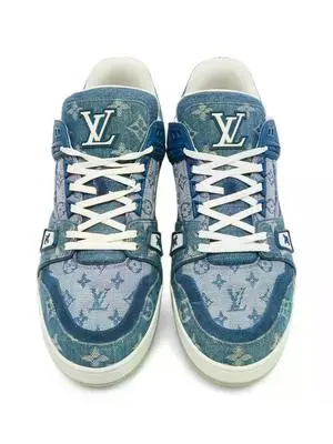 LOUIS VUITTON Monogram Low-top Sneakers