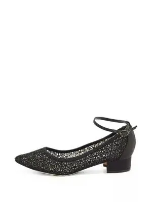Manolo Blahnik Listana Lace And Block Heel Pumps - Black