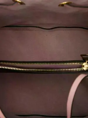 LOUIS VUITTON 2017 Monogram Neonoe Mm Bucket Bag