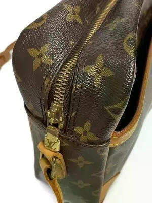 LOUIS VUITTON 2004 Monogram Shoulder Bag