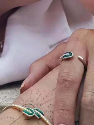 U LOS ANGELES 18k White Gold Diamond And Malachite Bangle Bracelet
