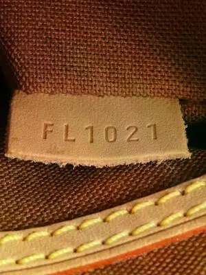 LOUIS VUITTON 2001 Monogram Alma Pm Handbag