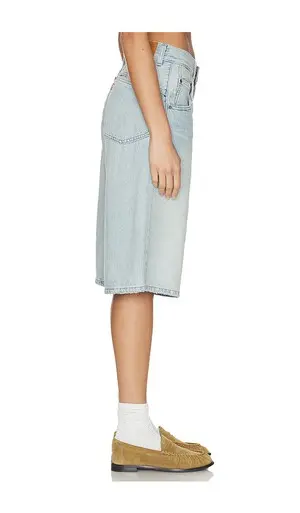 LEVI'S Super Baggy Jort In . Also