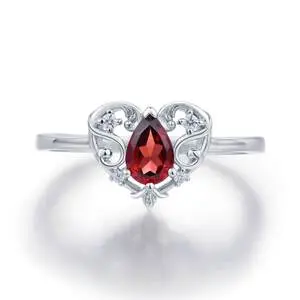 AZURA JEWELRY NEW YORK Mozambique Red Garnet Heart Ring In White Gold Vermeil - Silver
