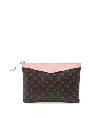 LOUIS VUITTON 2018 Monogram Daily Pouch Clutch Bag - Brown
