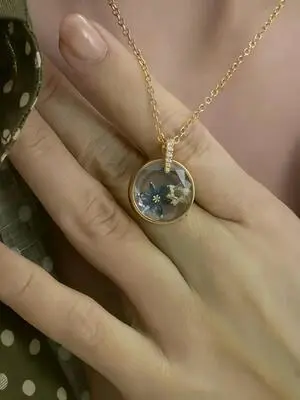 Loquet Bloom Sapphire And Diamond Charm