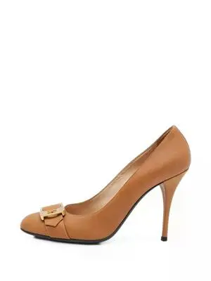 Fendi Buckle Round-toe Pumps - Neutrals