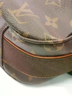 LOUIS VUITTON Beaubourg Monogram Messenger Bag