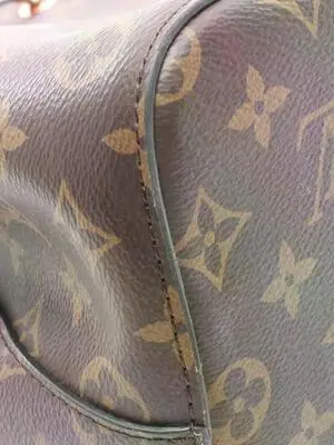 LOUIS VUITTON 2010s Néonoé Monogram Shoulder Bag
