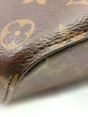 LOUIS VUITTON Monogram Canvas Neoné Shoulder Bag - Brown