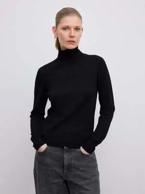 HOUSE OF DAGMAR Cashmere Turtleneck