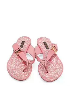 LOUIS VUITTON Plaque Thong Sandals
