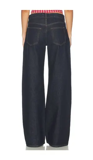 FRAME The Pixie Petite Leo Jeans In . Also