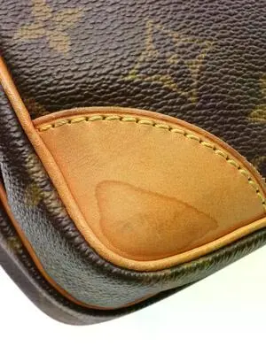LOUIS VUITTON 2003 Monogram Amazone Crossbody Bag