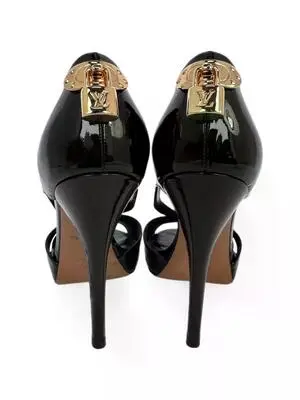 LOUIS VUITTON Lock-detail Cutout Pumps