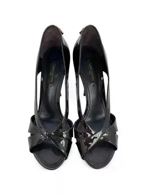 LOUIS VUITTON Patent Leather Lock-detail Pumps