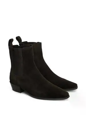STRATEGIA SHOES Pointed-toe Chelsea Boots