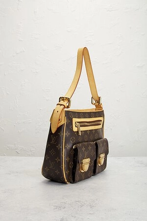 LOUIS VUITTON Monogram Hudson Gm Shoulder Bag