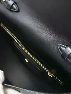 FERRAGAMO 2021-2026 Calfskin Aura Crescent Satchel