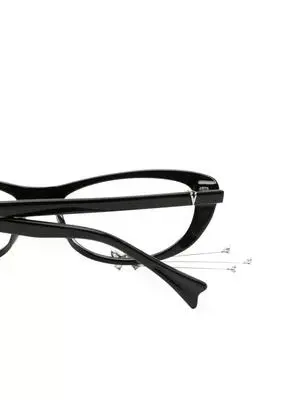 YVMIN Embellished Cat-eye Sunglasses