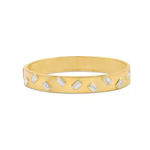 SHYMI Wide Emerald Bangle - Gold