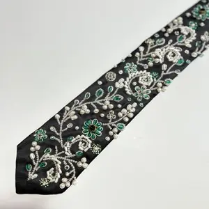 ZARS LONDON Midnight Bloom Luxe Embroidered Necktie - Purple