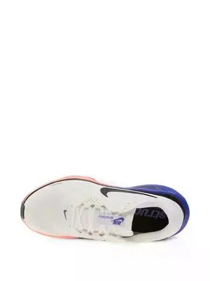 Nike Structure 26 Sneakers