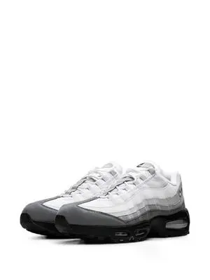 Nike Air Max 95 Round-toe Low-top Sneakers
