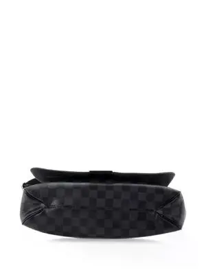 LOUIS VUITTON Damier Graphite Gm Messenger Bag