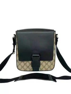 Gucci Gg Supreme Flap Messenger Bag - Neutrals